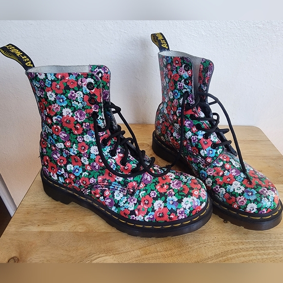 Dr. Martens | Shoes | Dr Martens Leather 46 Pascal Wild Poppy Floral Print Laceup Combat Boots ...